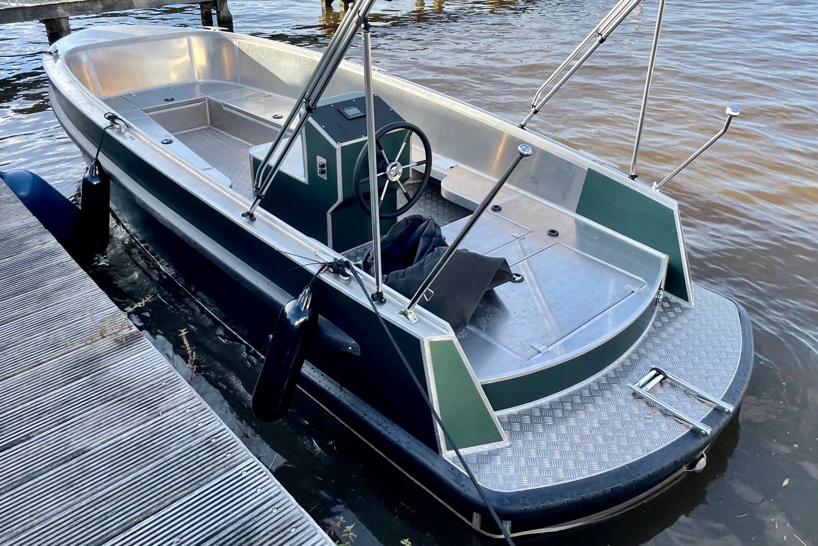 Boot 'E-tender 600 elektrische sloep' mieten in Holland | Drijfveer ...